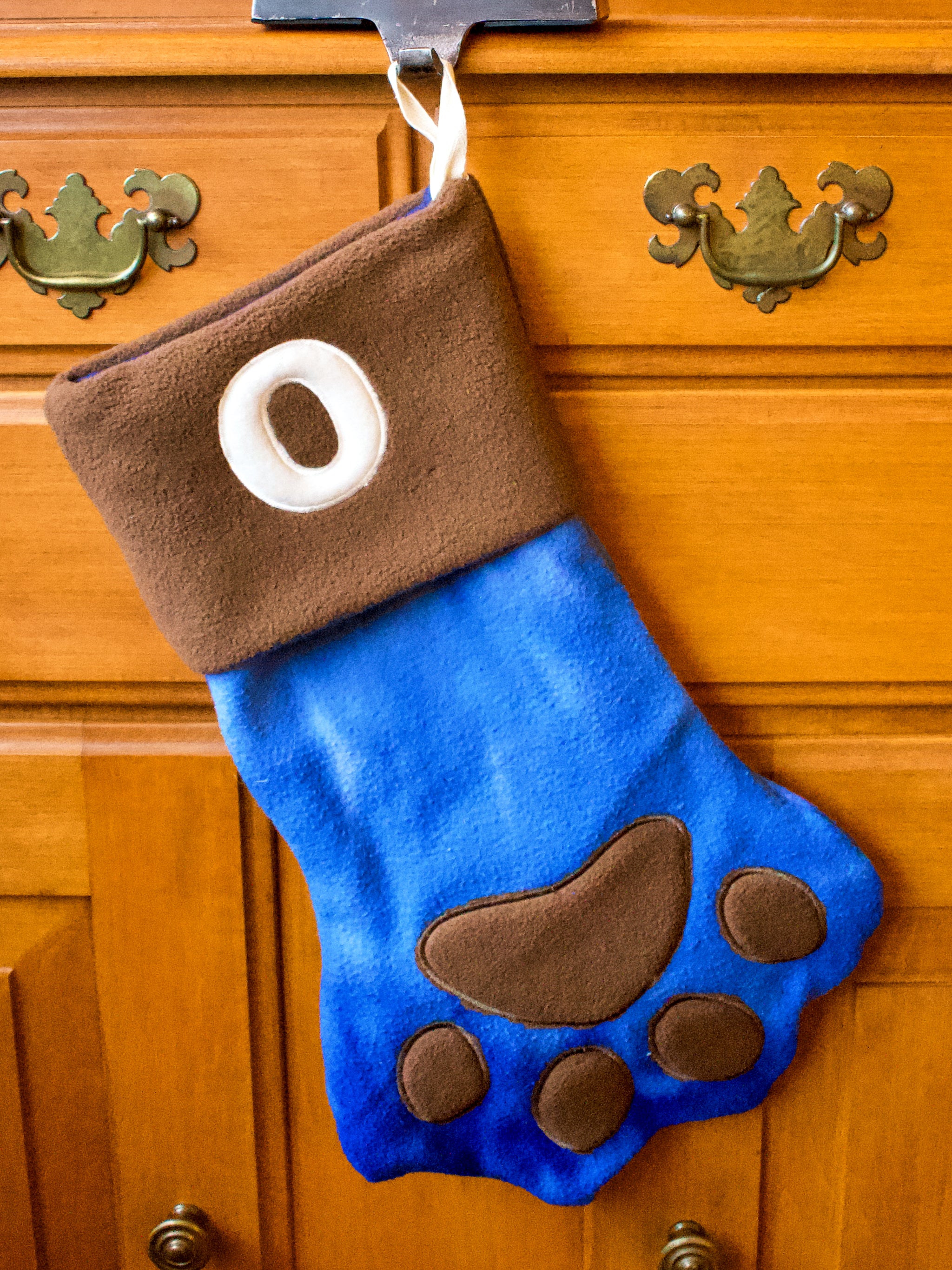 Pet Paw Stocking – Rivet Patterns