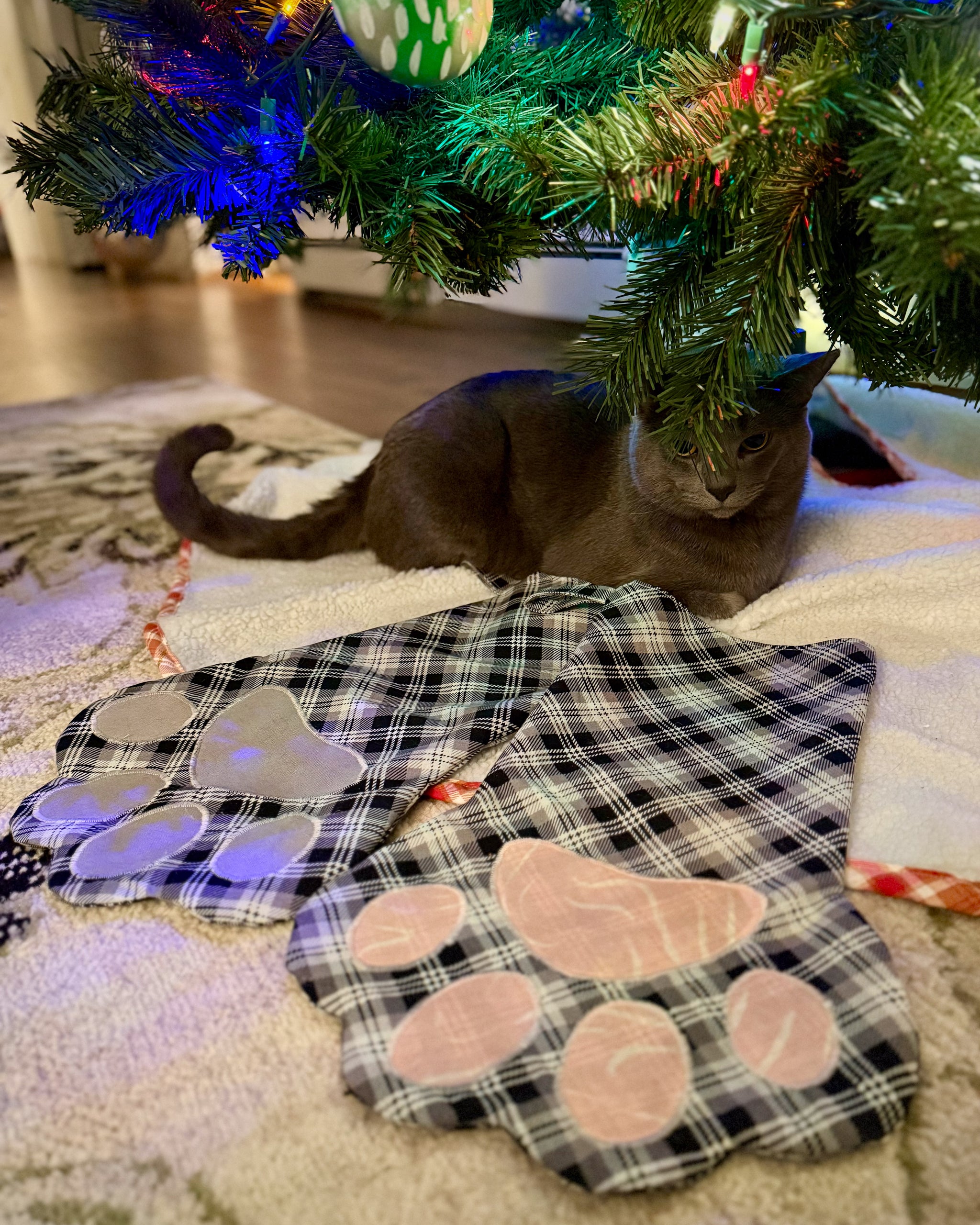 Pet Paw Stocking – Rivet Patterns